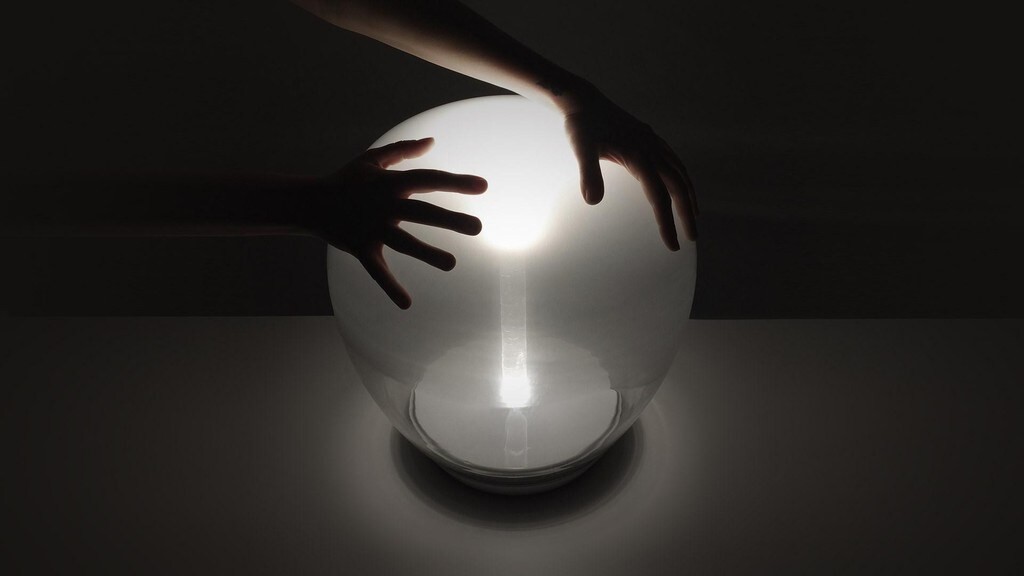 Buy Artemide EMPATIA 26 Table lamp online with professional support.